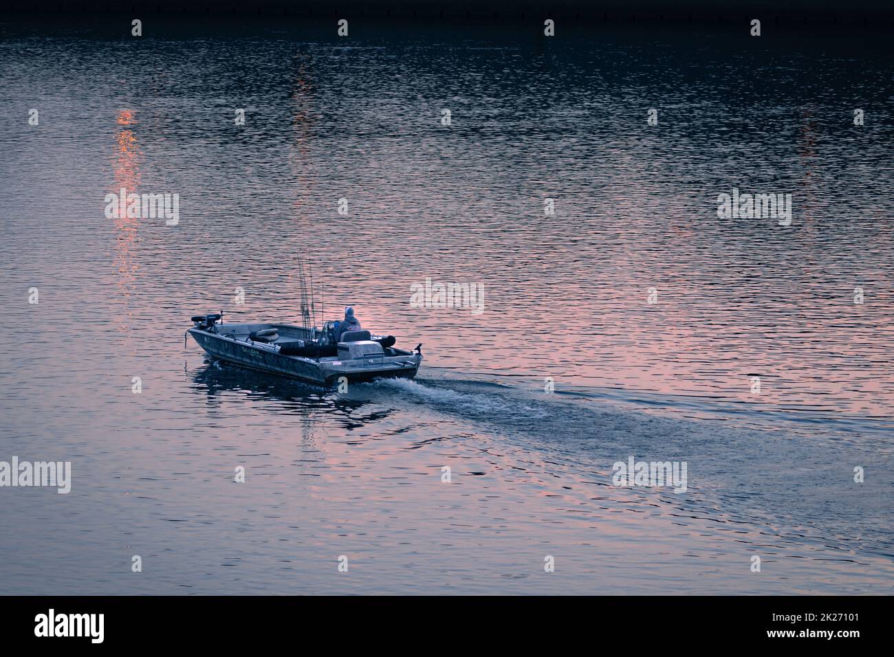 Driving boat hi-res stock photography and images - Alamy