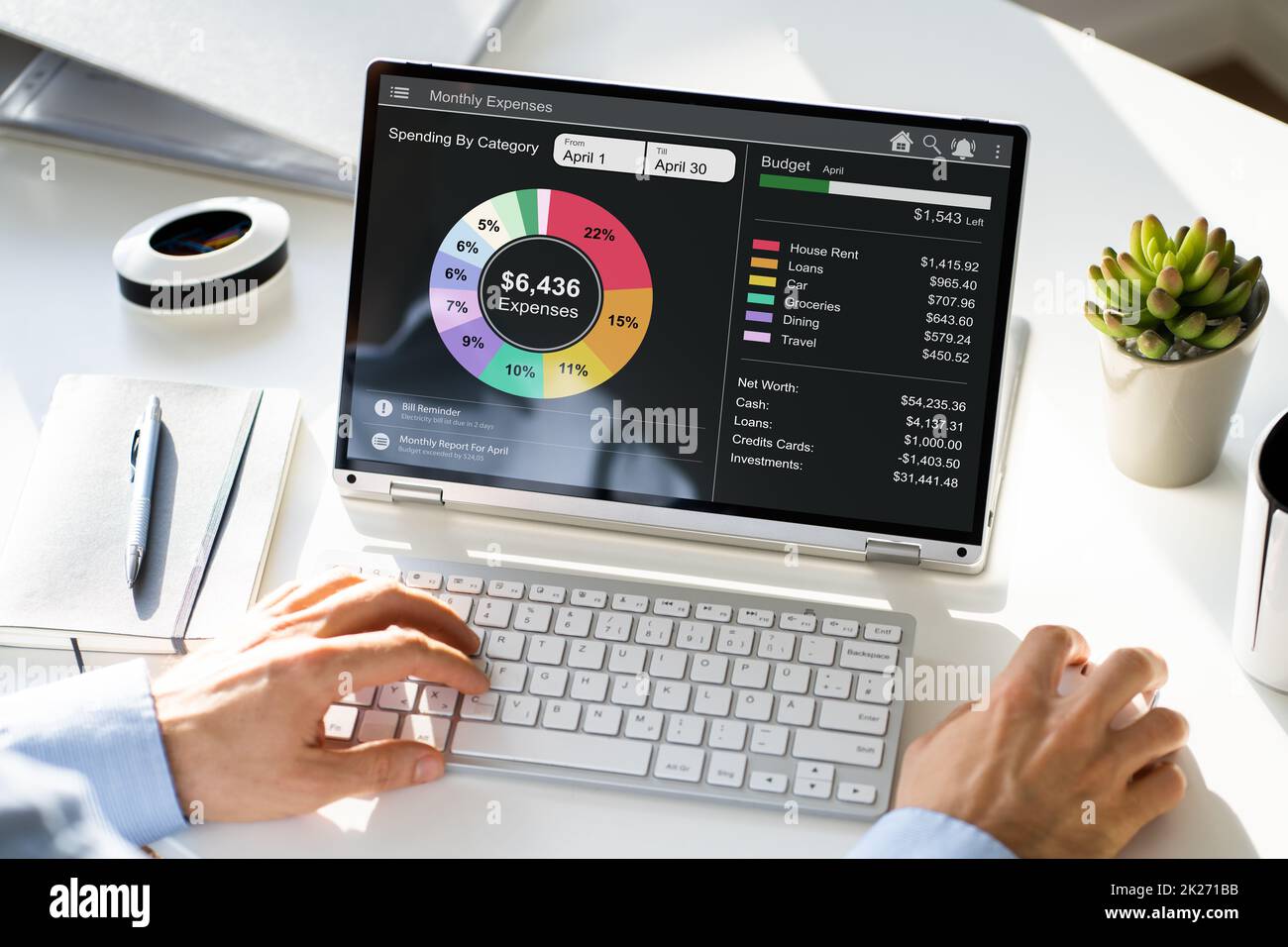 Budgeting screen hi-res stock photography and images - Alamy