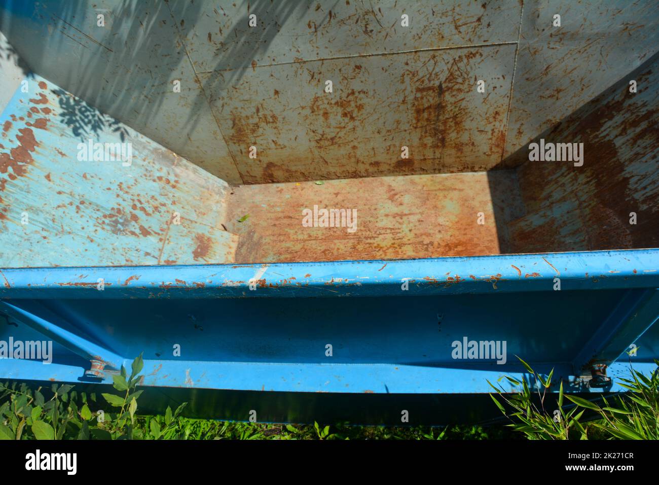Bulky waste container hi-res stock photography and images - Alamy