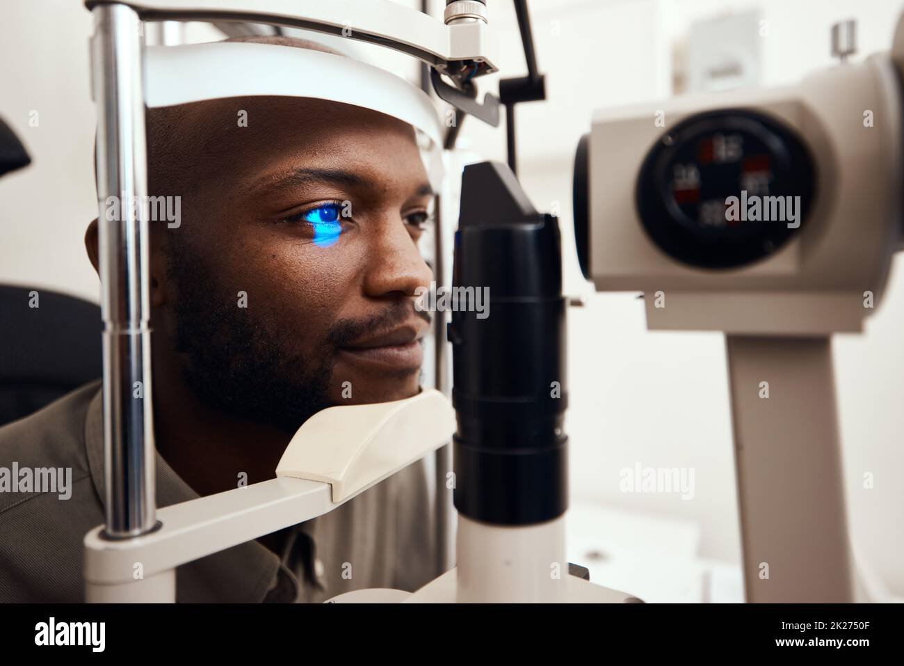 Slit lamp machine hi-res stock photography and images - Alamy