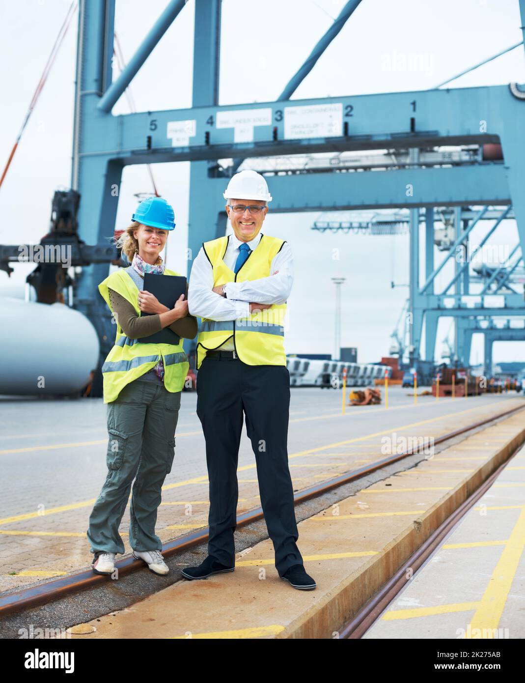 Shipyard work hi-res stock photography and images - Alamy