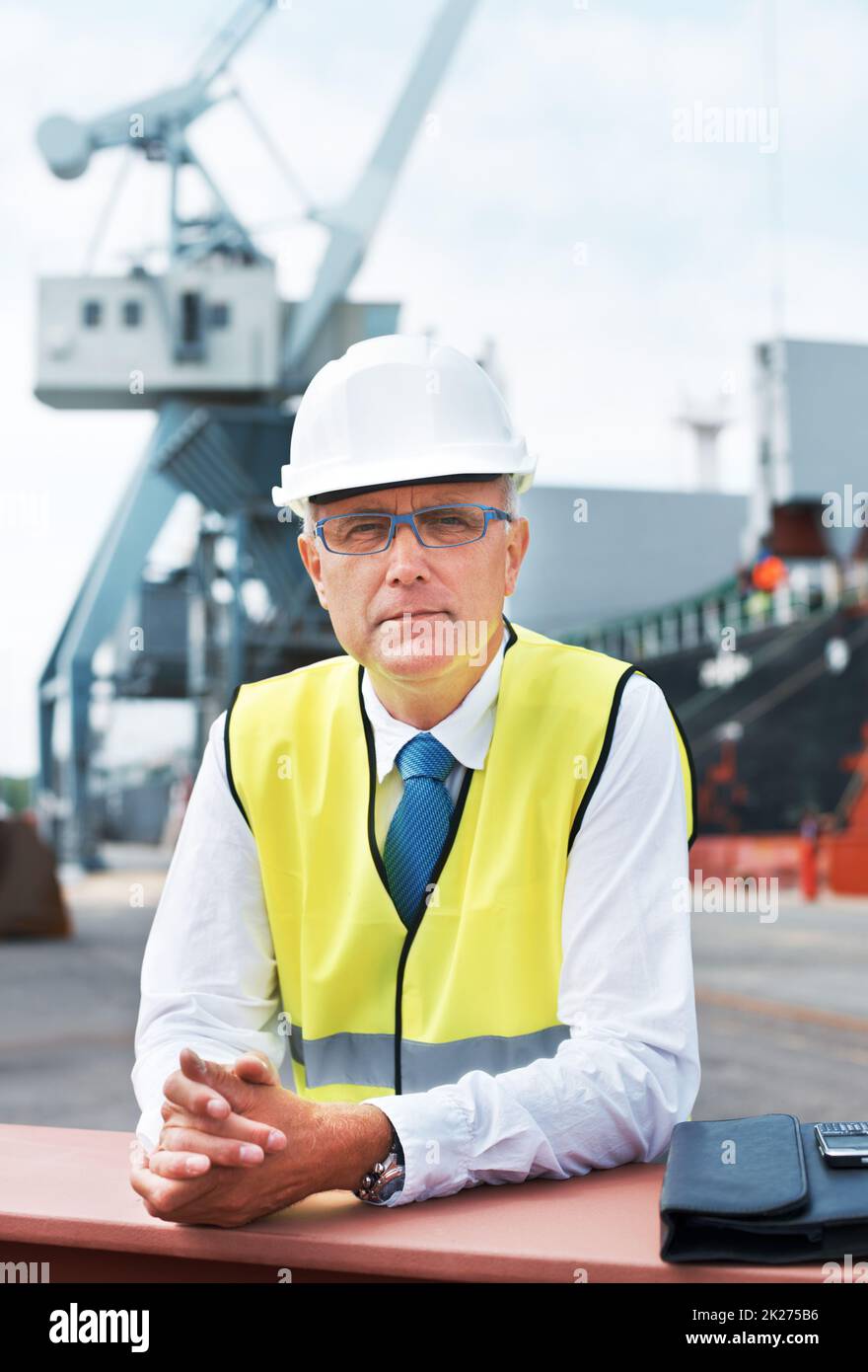 Shipyard worker hi-res stock photography and images - Alamy