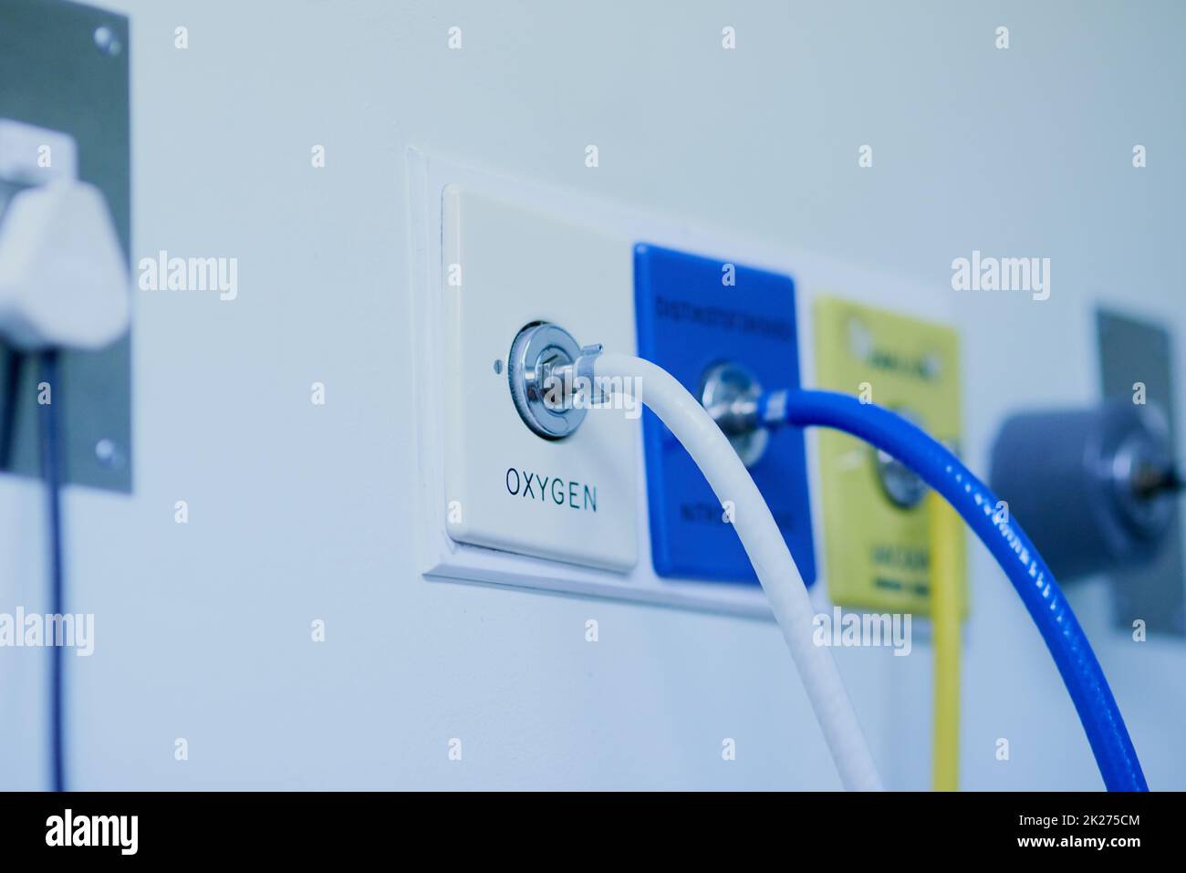 Oxygen tube hospital hi-res stock photography and images - Alamy