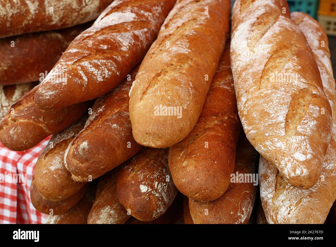 Artisan bread display hi-res stock photography and images - Alamy