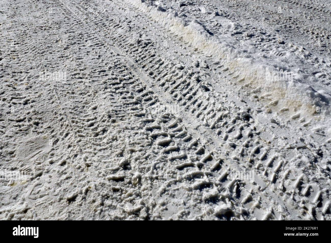 car tire marks on the snow, tire marks on the snow Stock Photo - Alamy