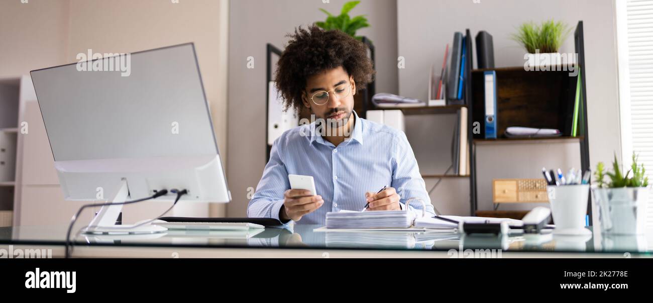 Auditor bookkeeper hi-res stock photography and images - Alamy