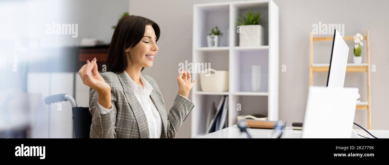 Healthy Worker Yoga Meditation Stock Photo - Alamy