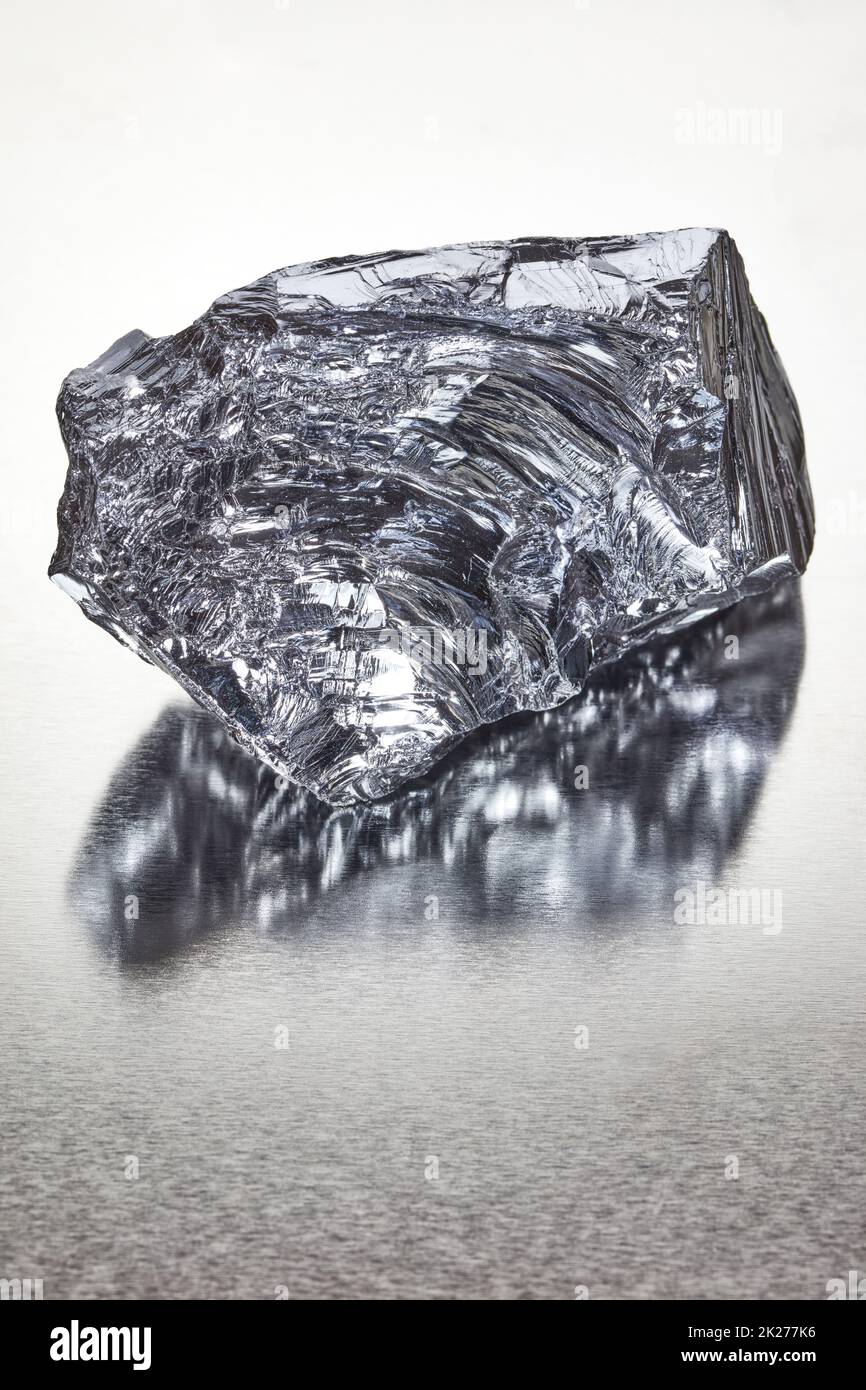 Silicon crystal hi-res stock photography and images - Alamy