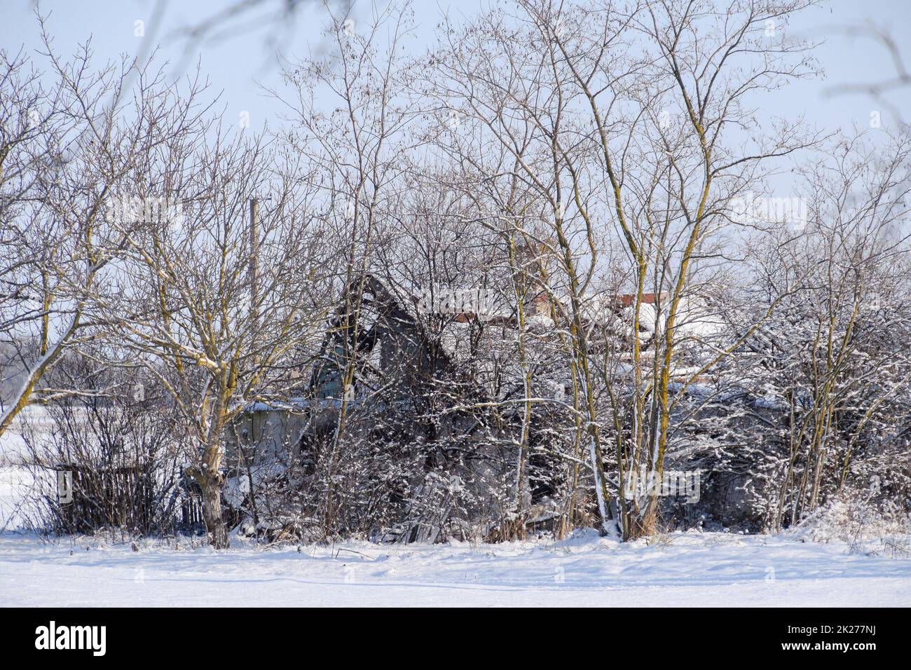 House ruin winter hi-res stock photography and images - Alamy