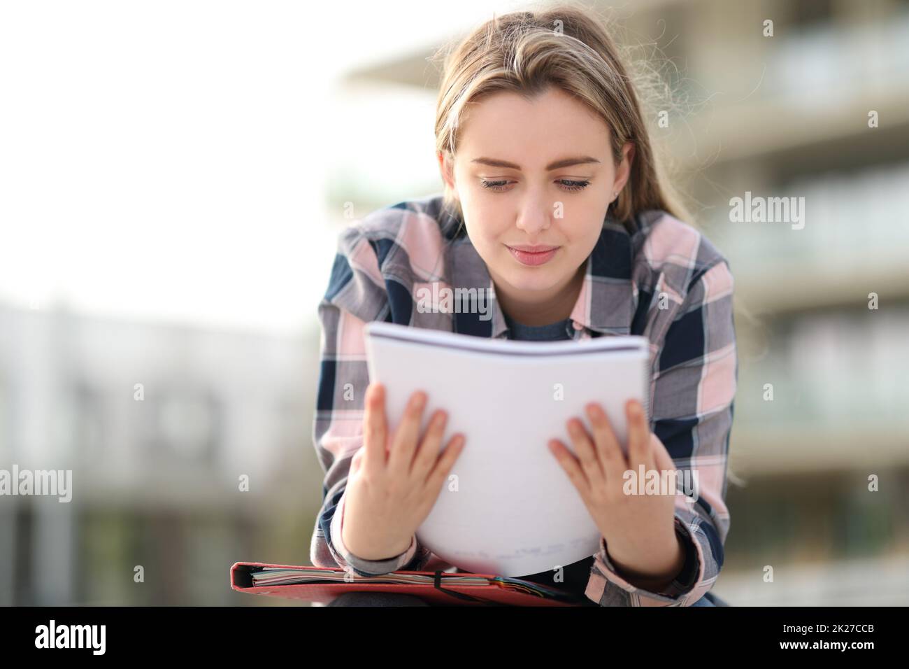 Notes reading hi-res stock photography and images - Alamy