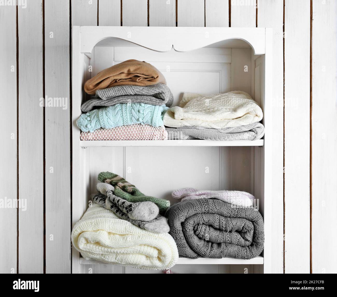 Knitting group hi-res stock photography and images - Alamy