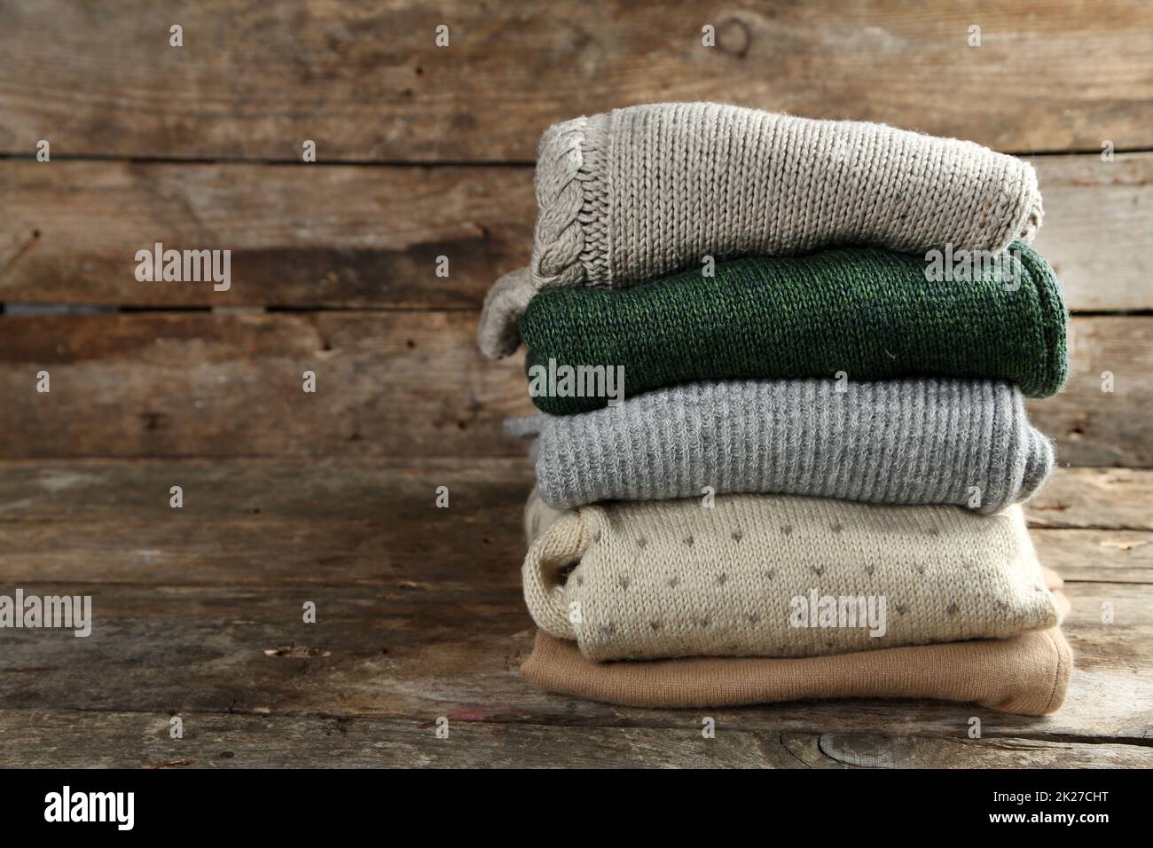 Knitting group hi-res stock photography and images - Alamy