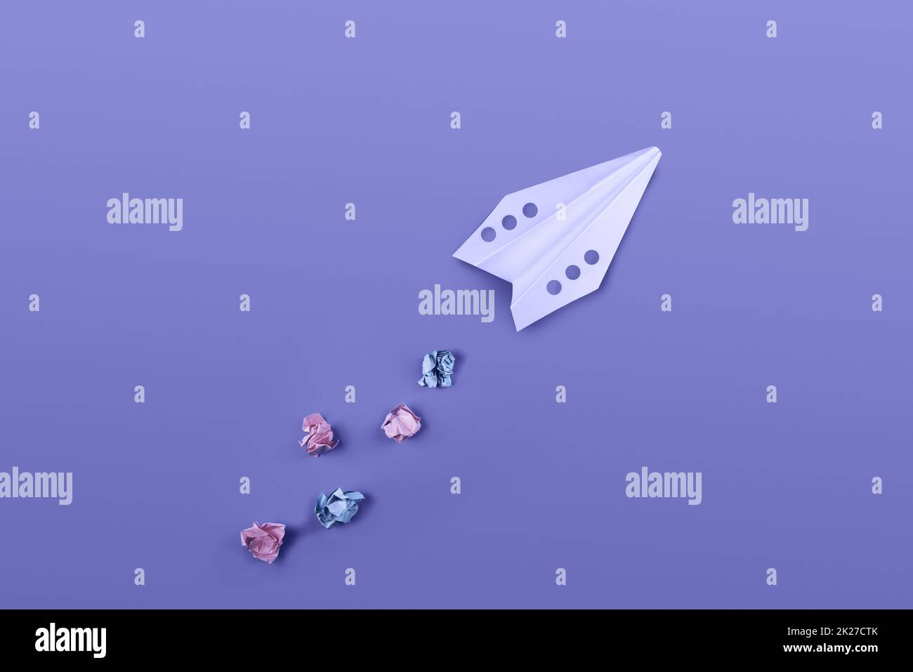 Paper plane idea innovation hi-res stock photography and images - Alamy