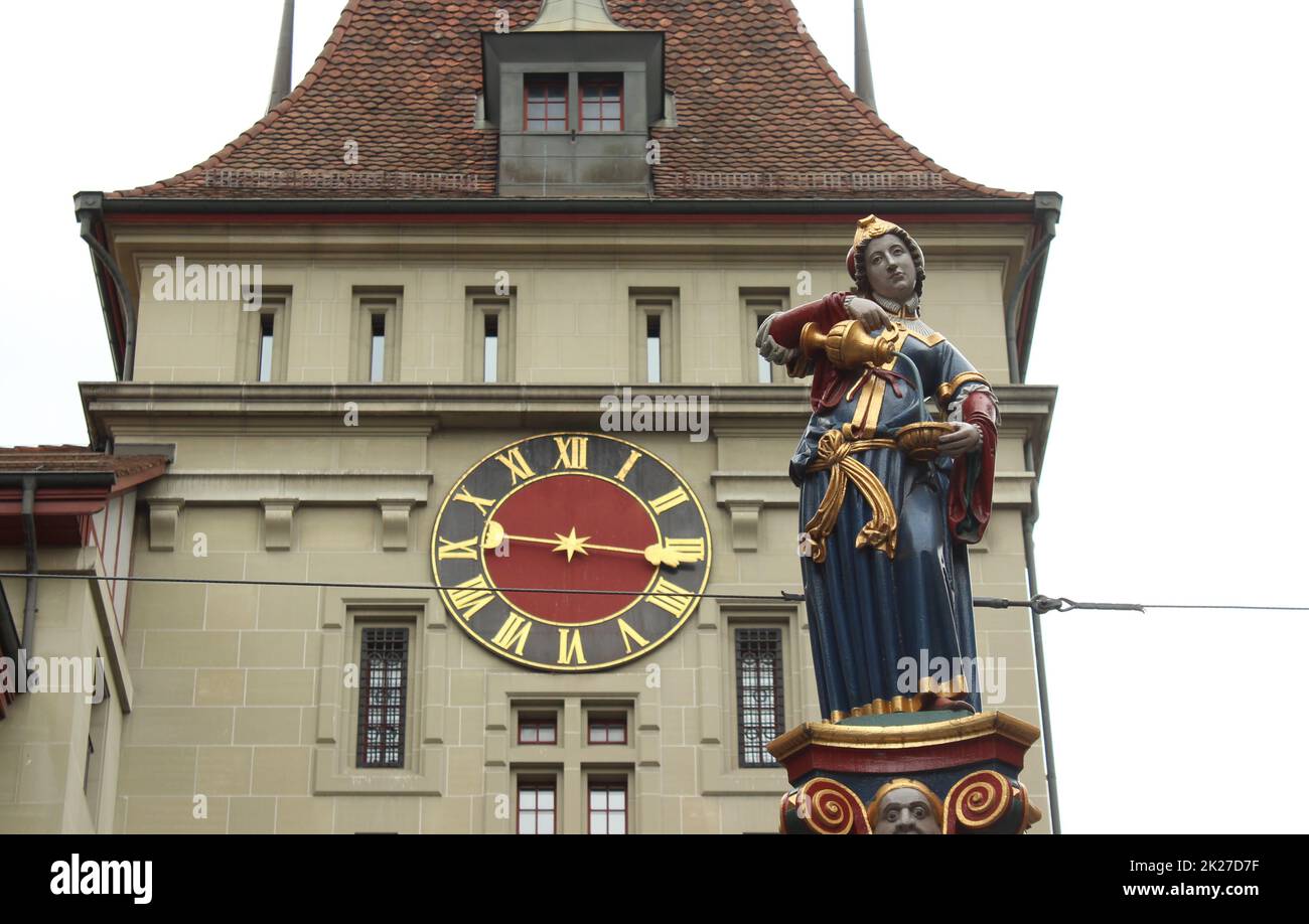 Bern statue hi-res stock photography and images - Alamy