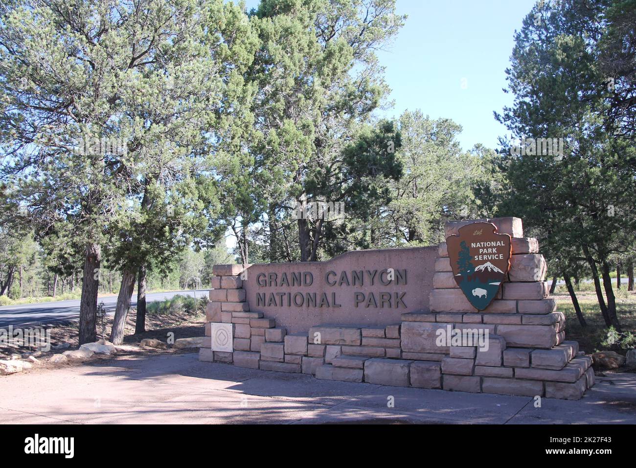 The traditional sign at the entrance of the Grand Canyon National Park ...