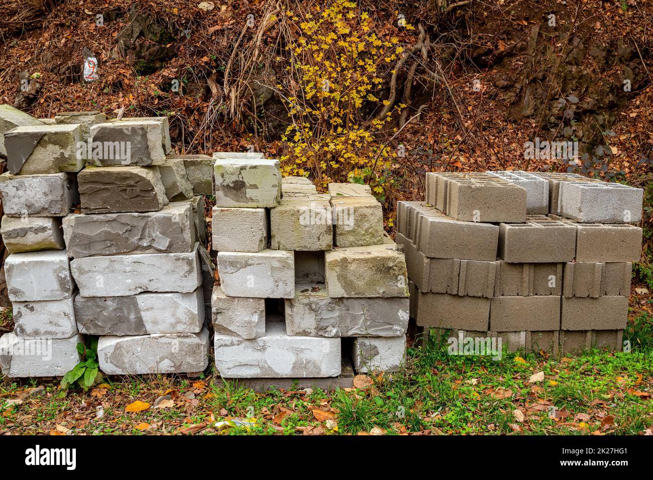 Concrete blocks hi-res stock photography and images - Alamy