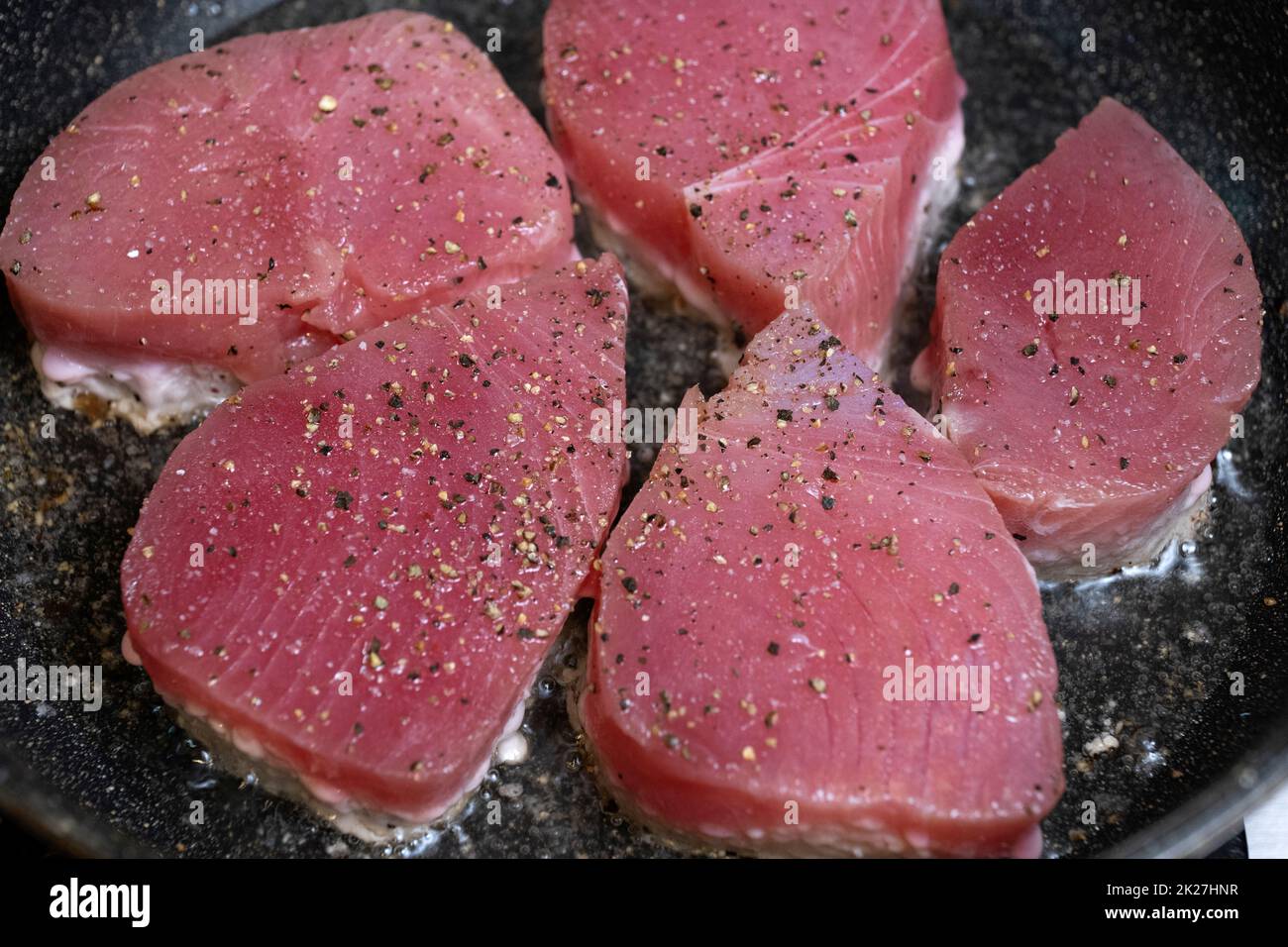 Big tuna steaks hi-res stock photography and images - Alamy