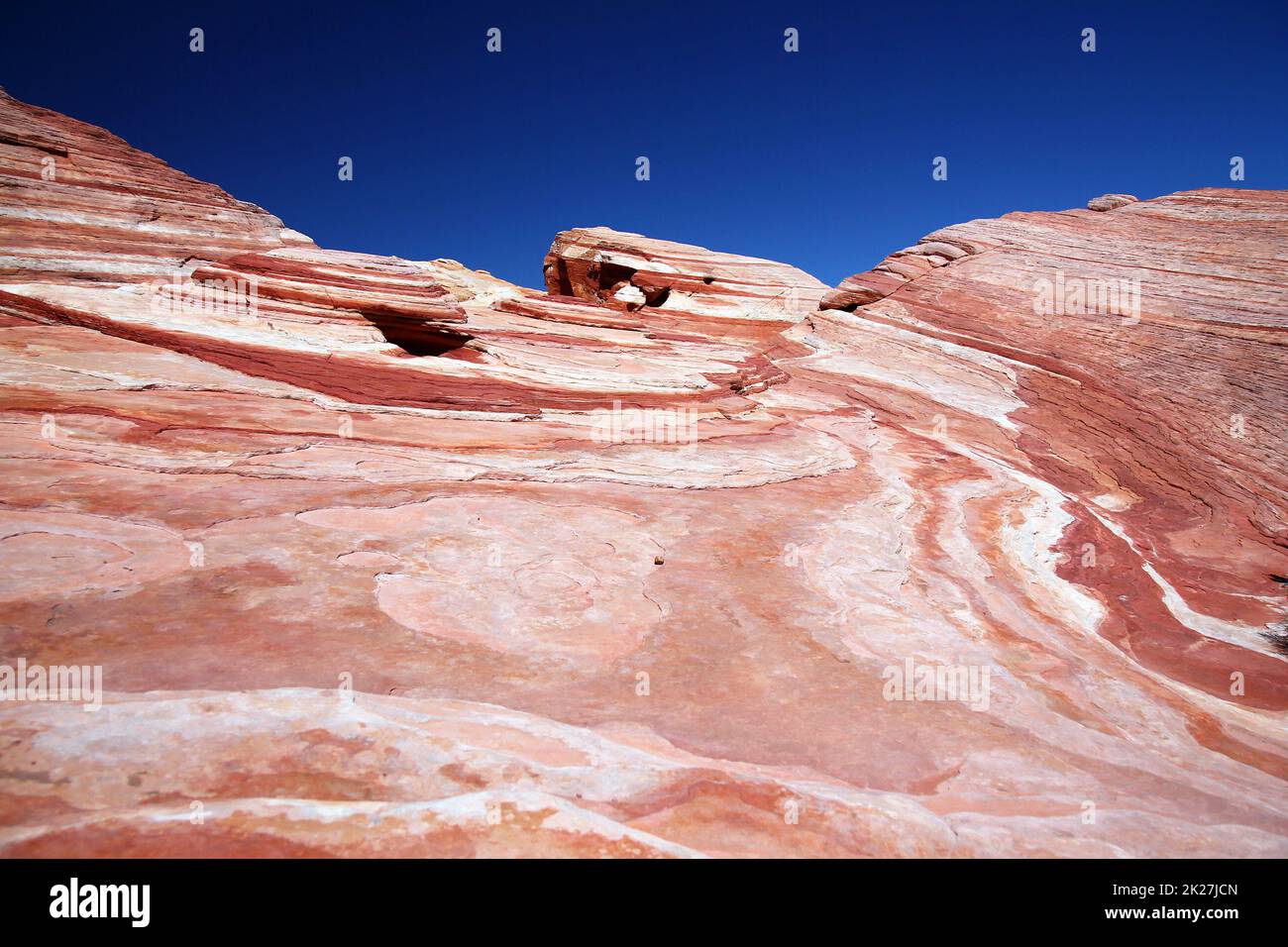 Moving shapes and lines on the Valley of Fire rocks in the Nevada ...