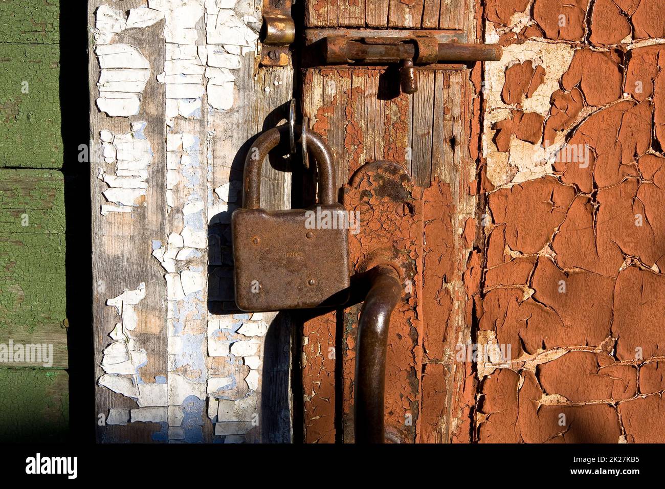 Rusted old latch hi-res stock photography and images - Alamy