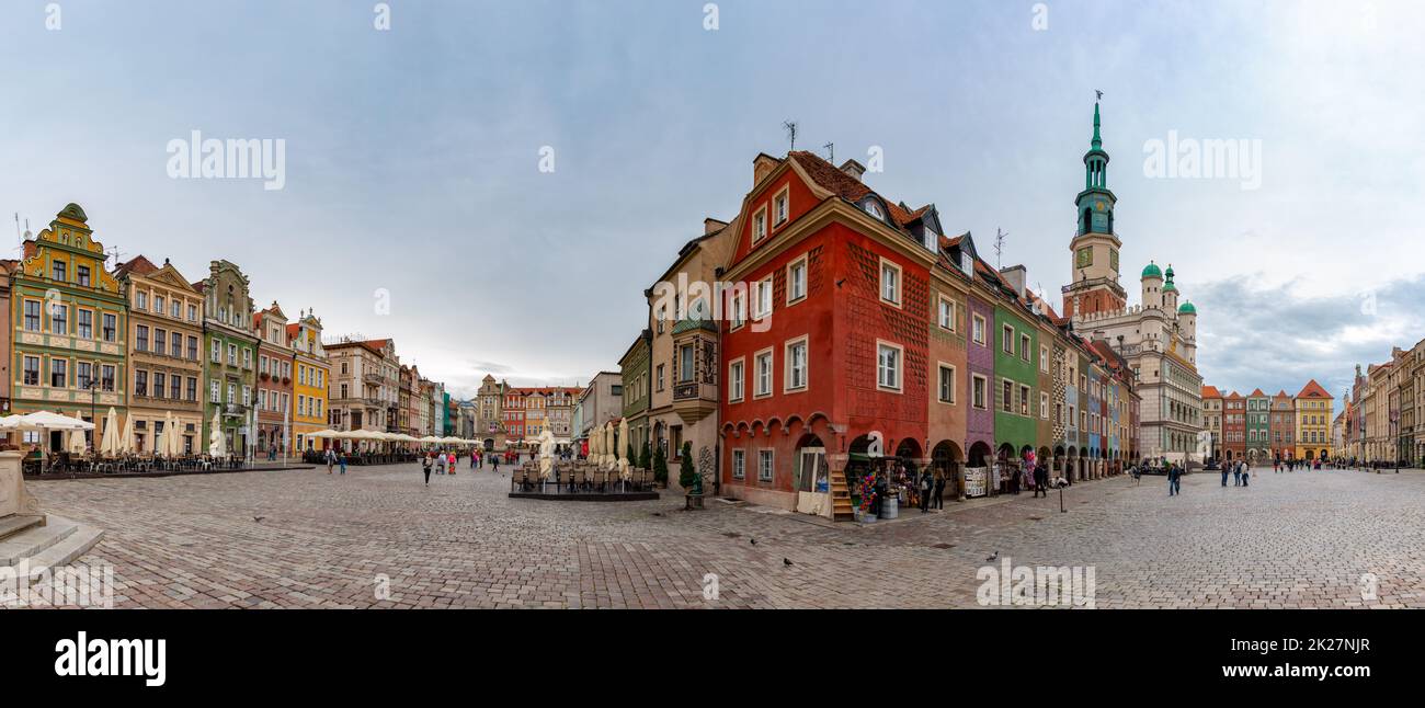Tourists green market square hi-res stock photography and images - Alamy