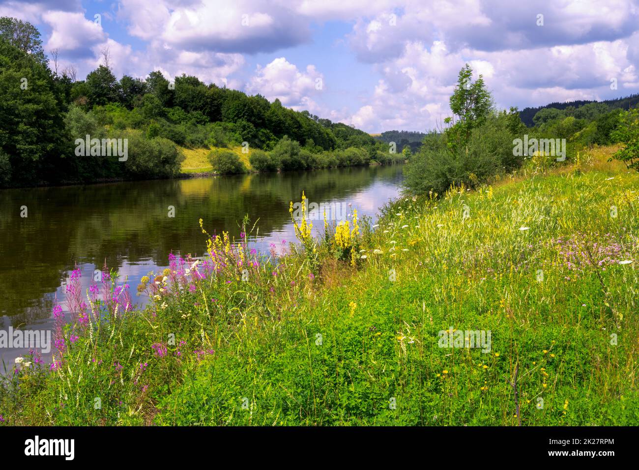 Idyllic landscape hi-res stock photography and images - Alamy