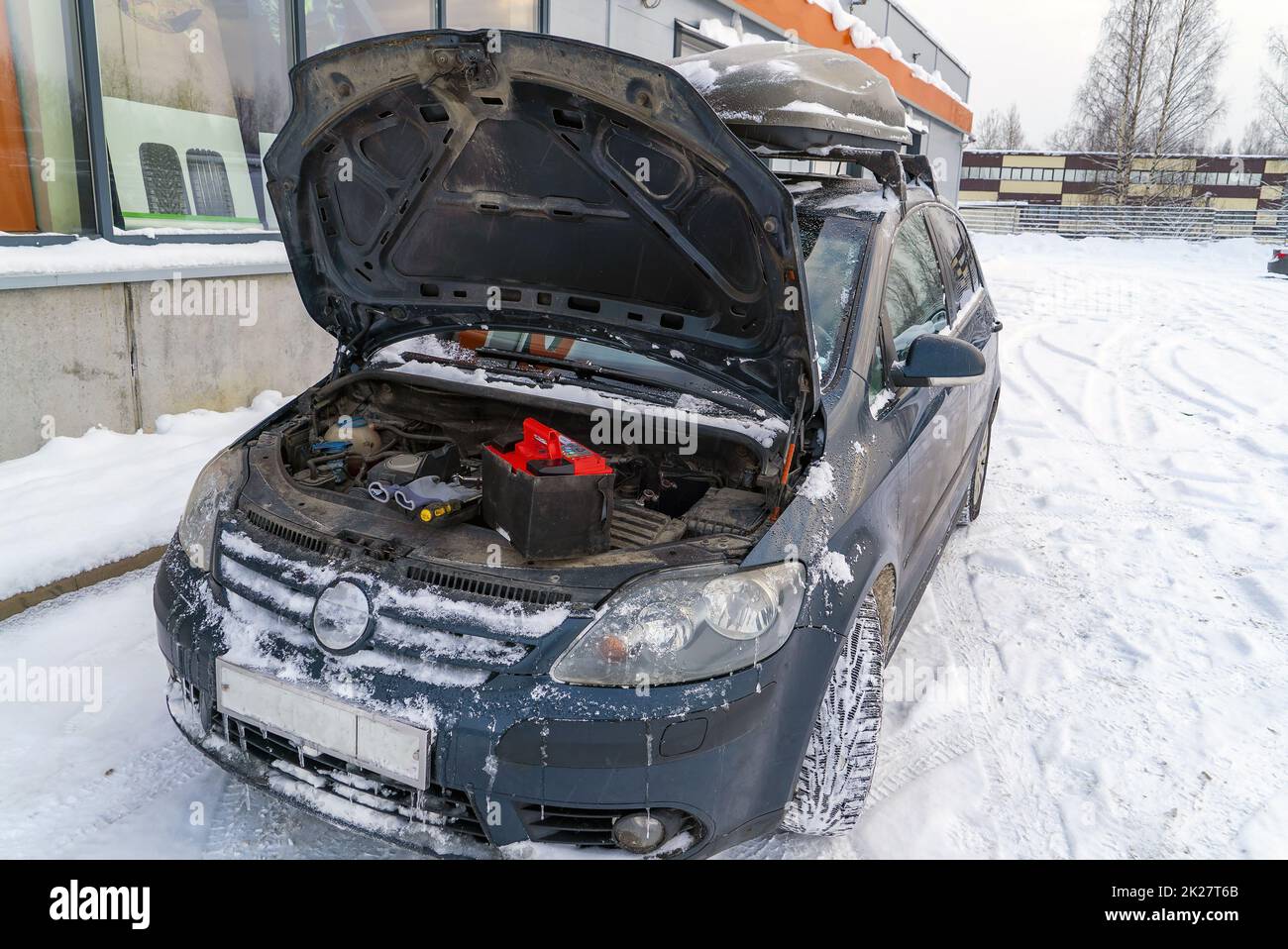 Electric car engine compartment hi-res stock photography and images - Alamy