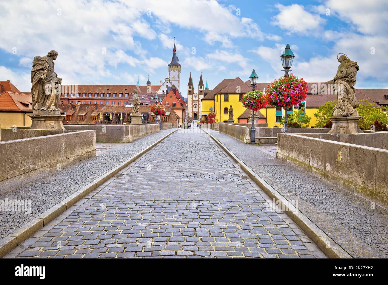 Old Main Bridge over the Main river and scenic towers in the Old Town ...