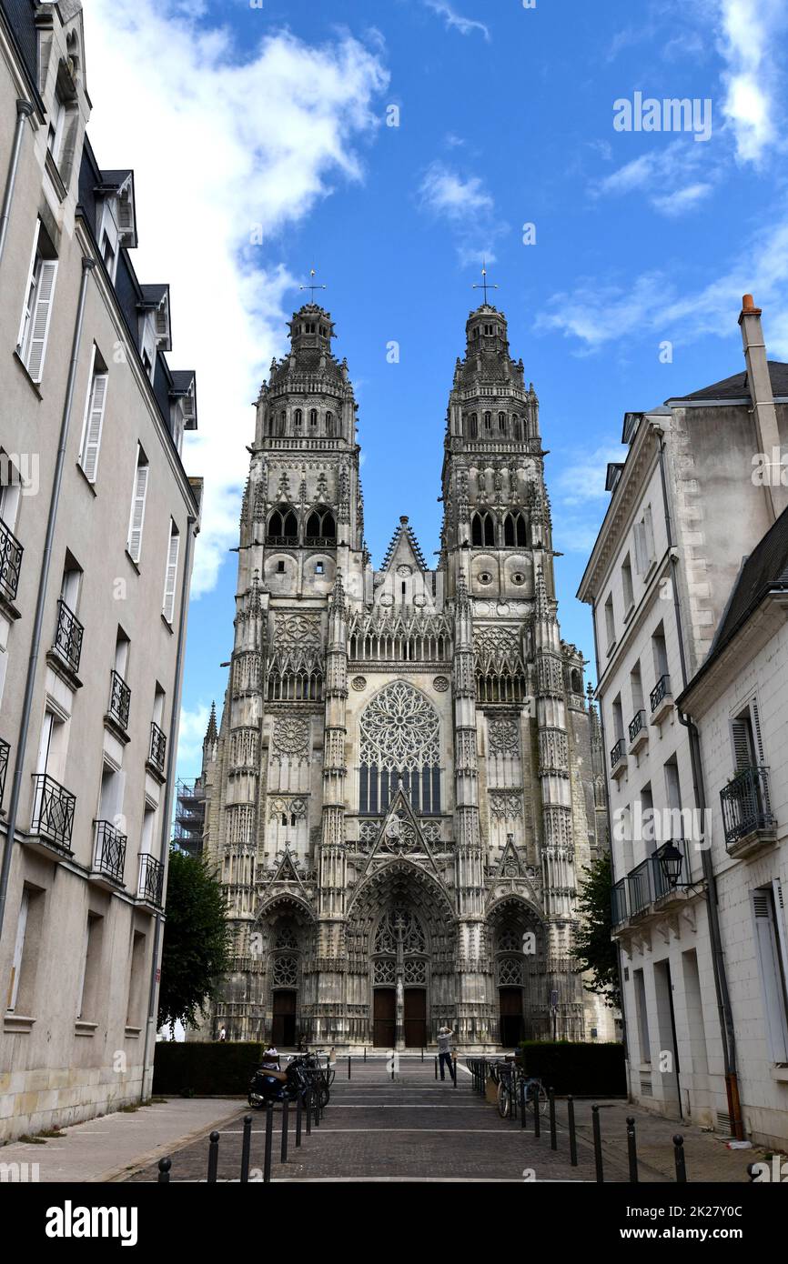 Cathedrale saint gatien tours hi-res stock photography and images - Alamy
