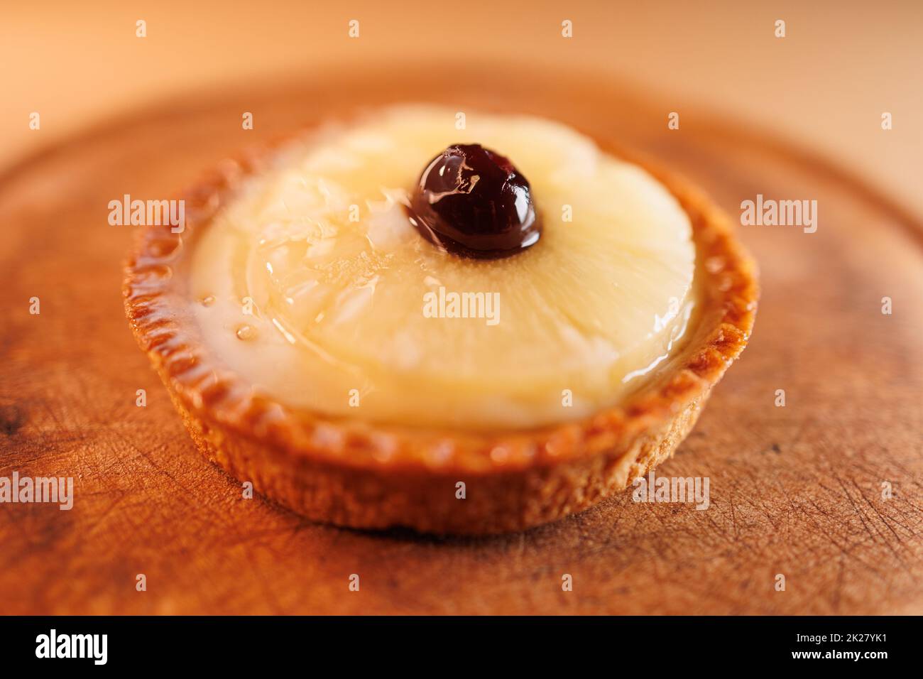 Round sweet hi-res stock photography and images - Alamy