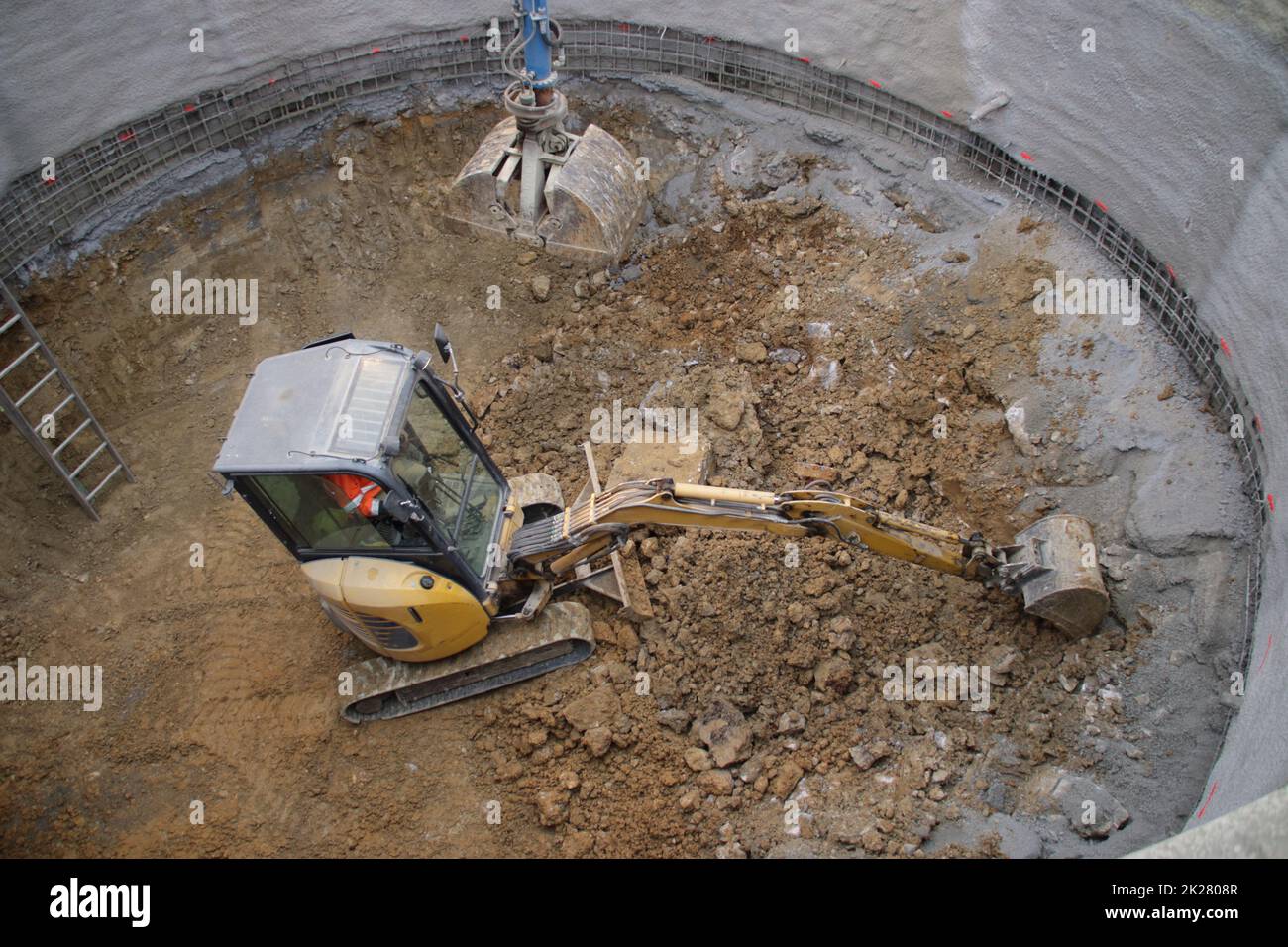 Excavator plant hi-res stock photography and images - Alamy