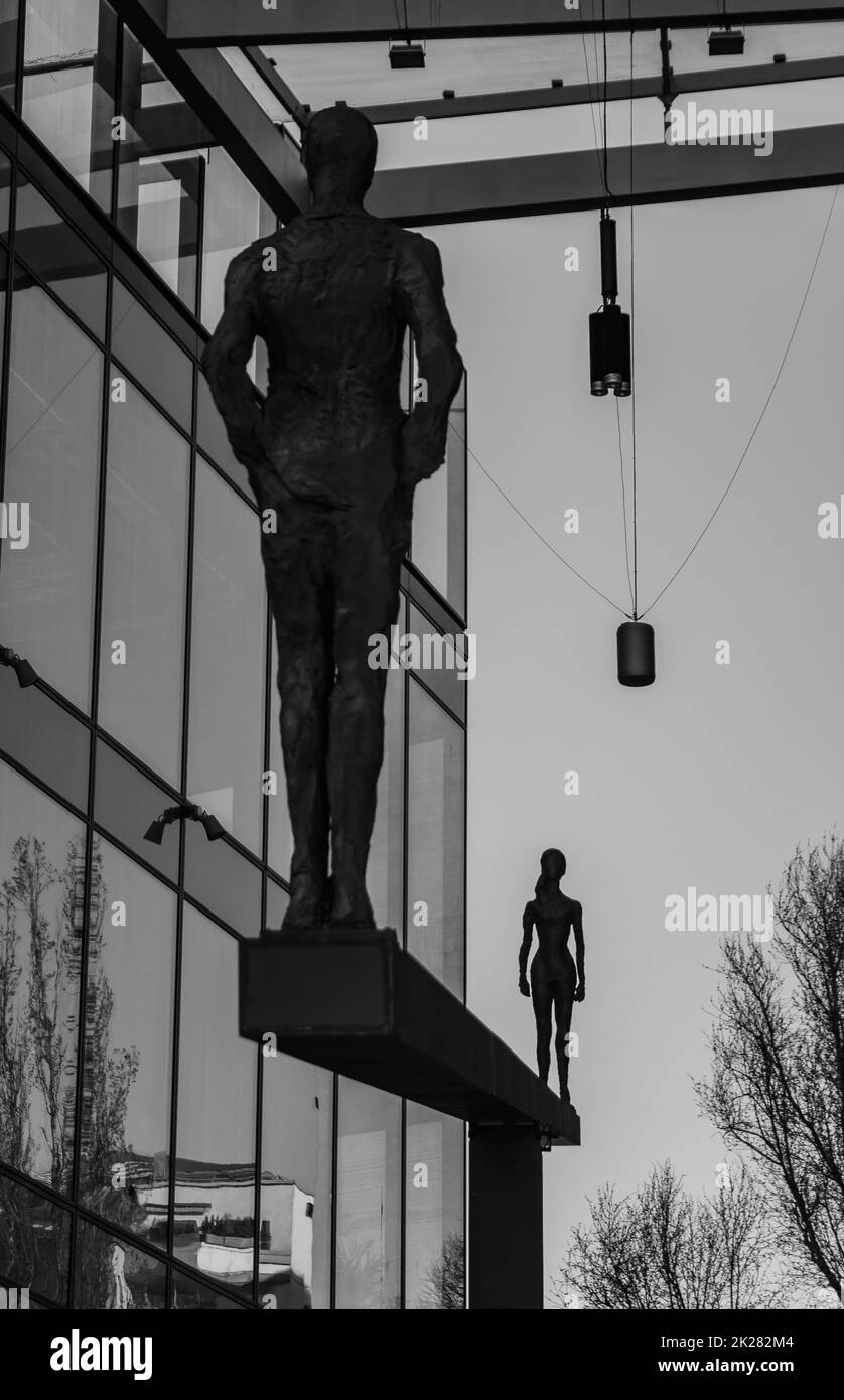 Human statue hi-res stock photography and images - Alamy