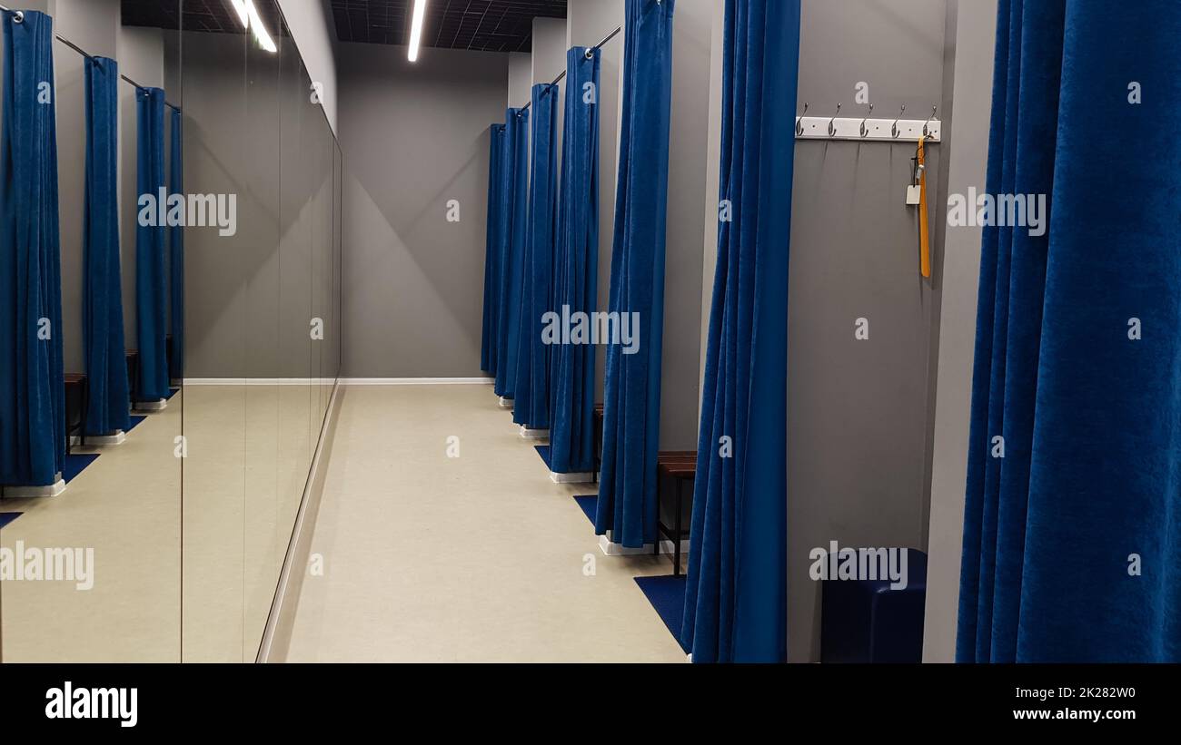 Open shop door floor hi-res stock photography and images - Alamy