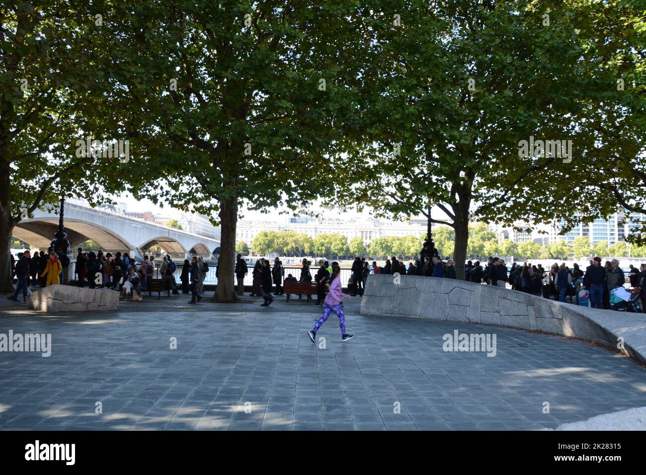 The queue to pay respects to the Queen in the Palace of Westminster ...