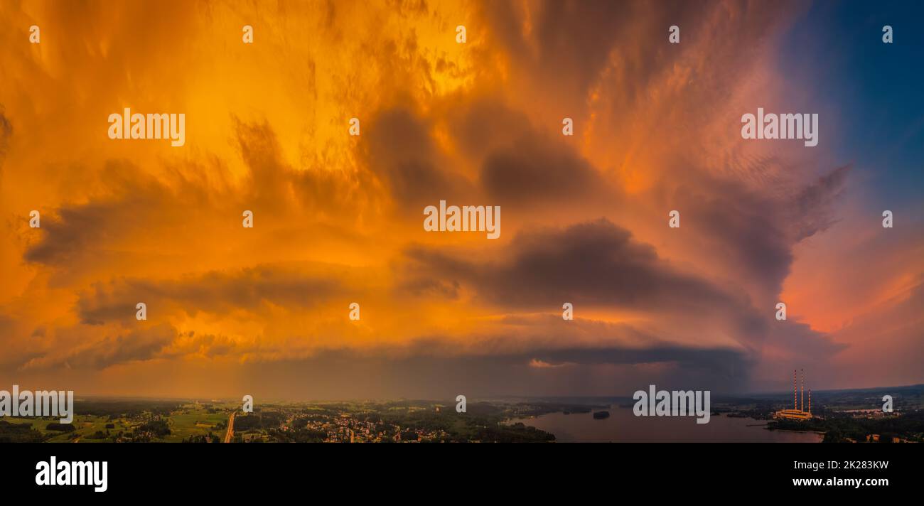Dangerous hazardous usa clouds hi-res stock photography and images - Alamy