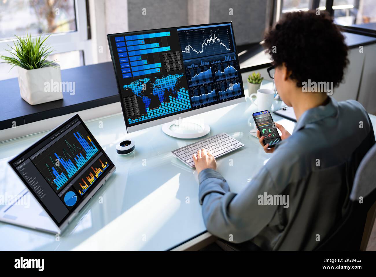 African American Business Data Analyst Woman Stock Photo - Alamy