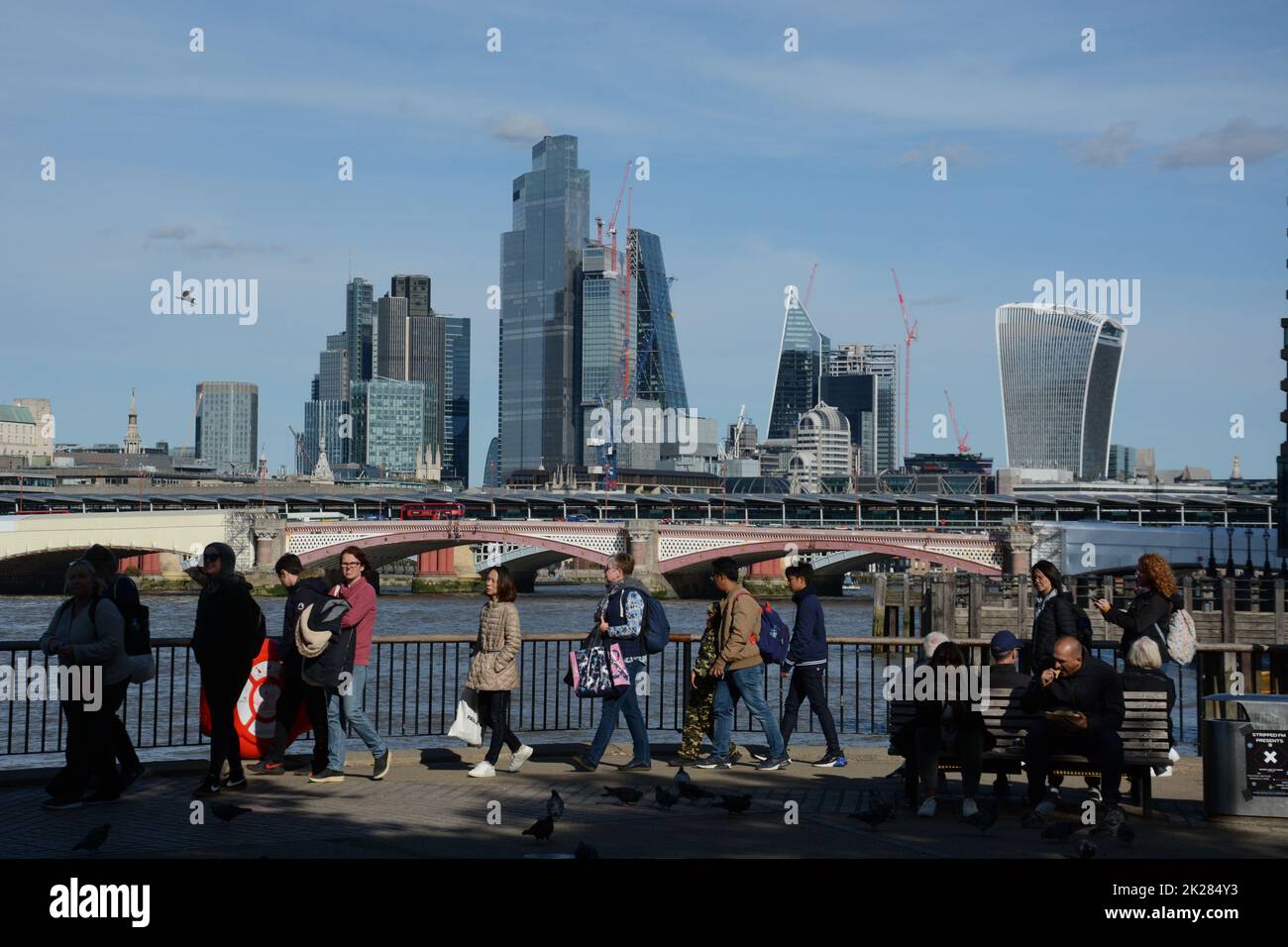 The queue to pay respects to the Queen in the Palace of Westminster ...