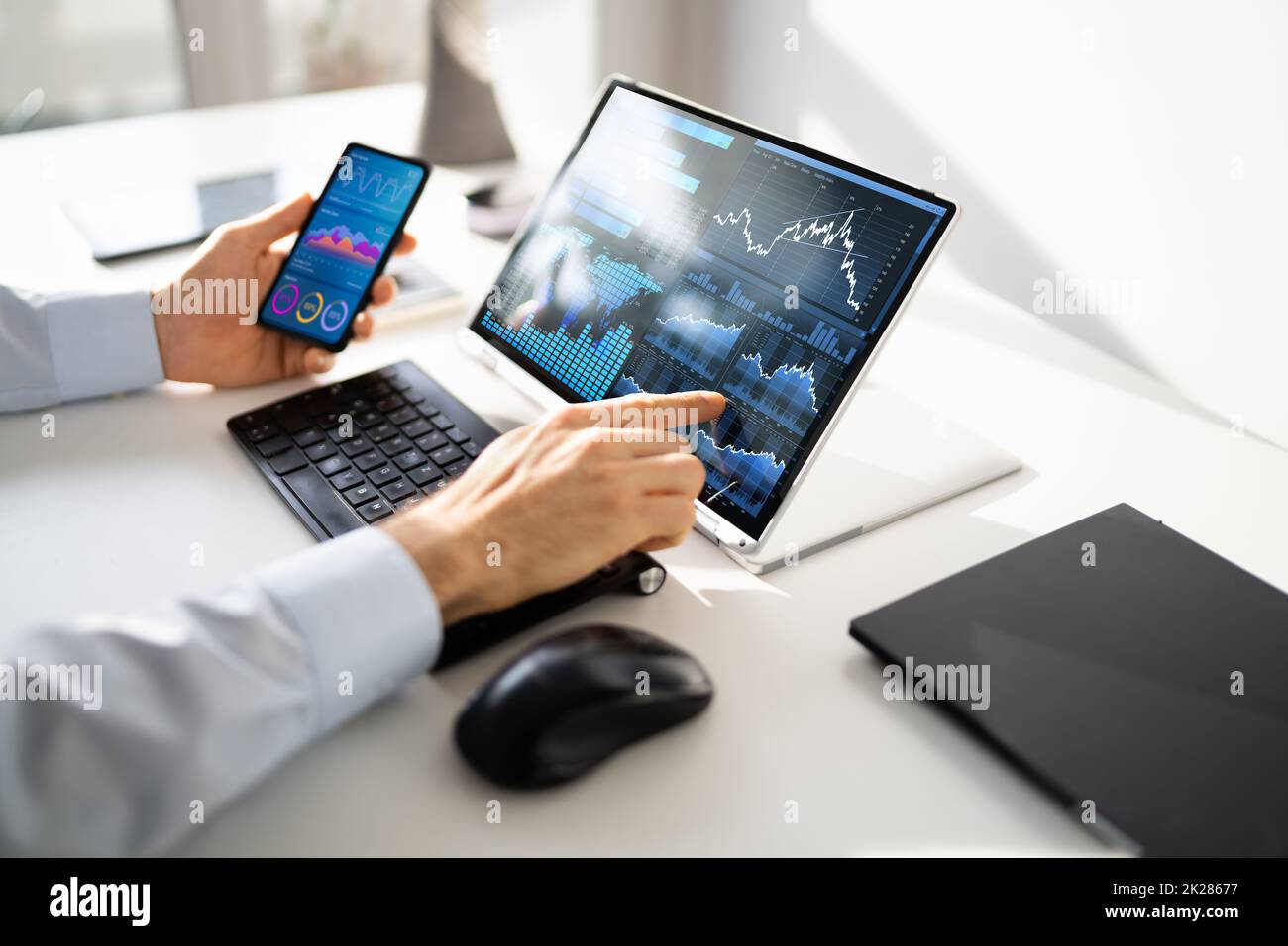 Kpi graph hi-res stock photography and images - Alamy