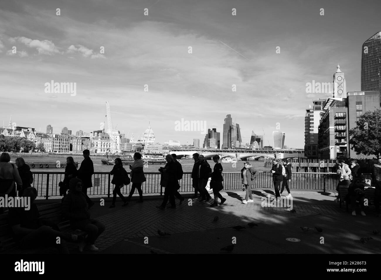 The queue to pay respects to the Queen in the Palace of Westminster ...