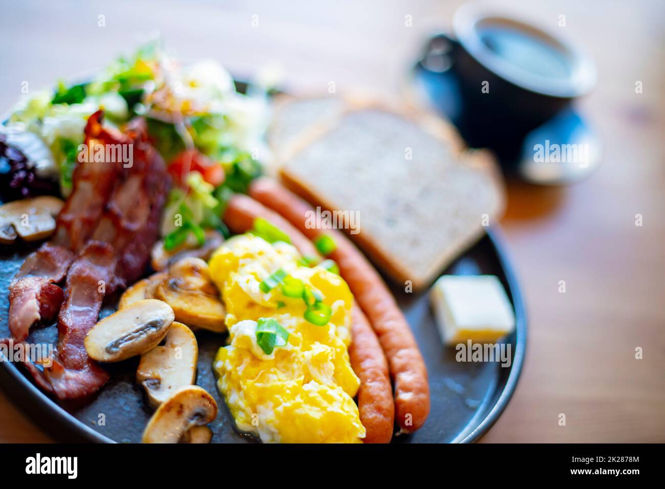 Scrambled eggs bacon breakfast hi-res stock photography and images - Alamy