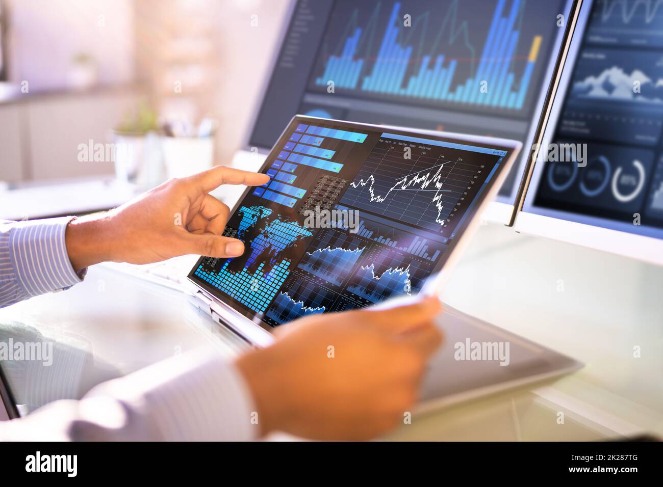 Financial Business Analytics Data Dashboard Stock Photo - Alamy