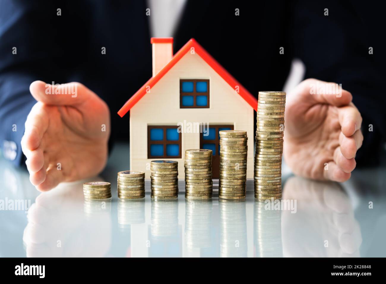 Real estate insurance hi-res stock photography and images - Alamy