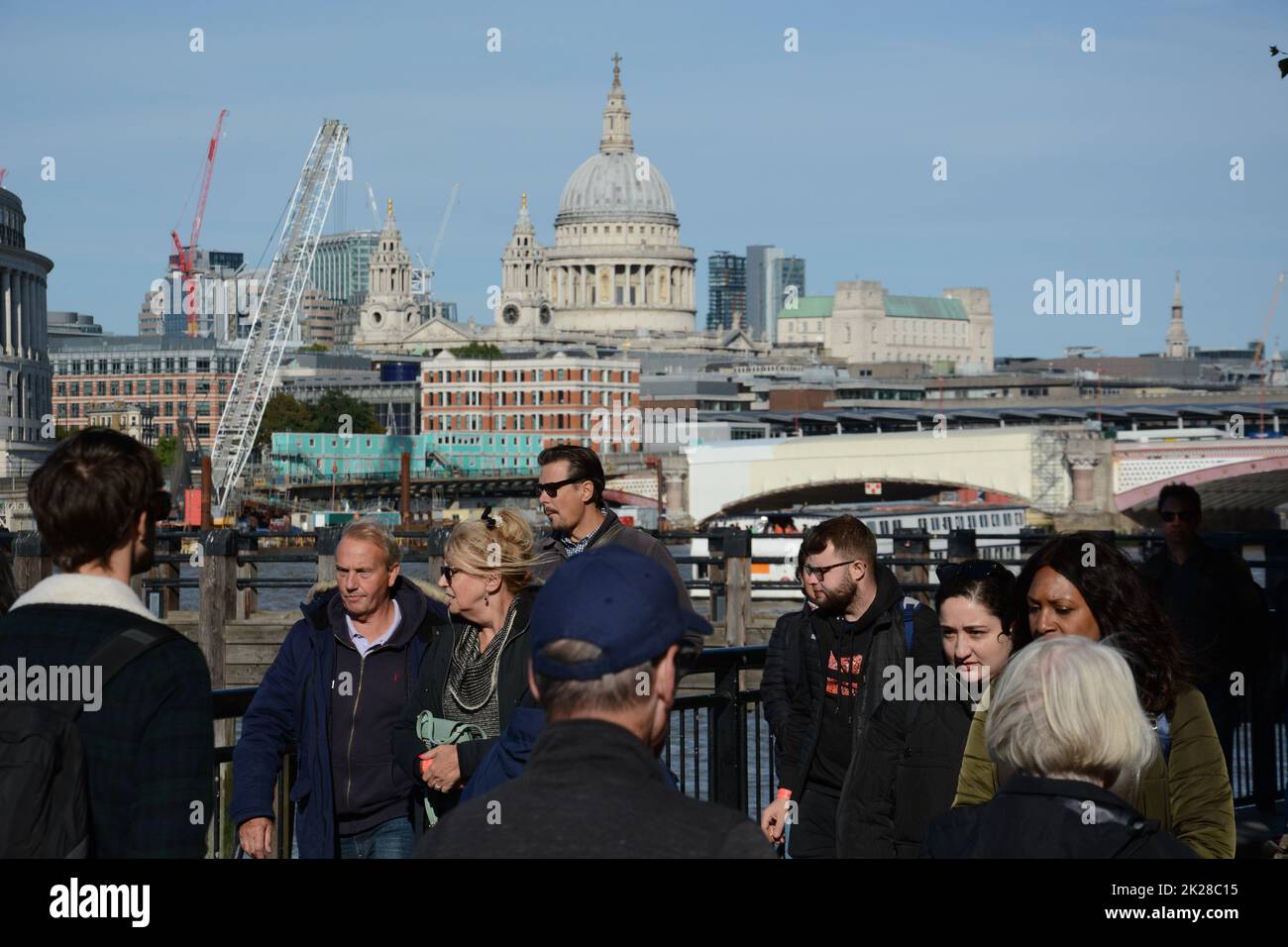 The queue to pay respects to the Queen in the Palace of Westminster ...