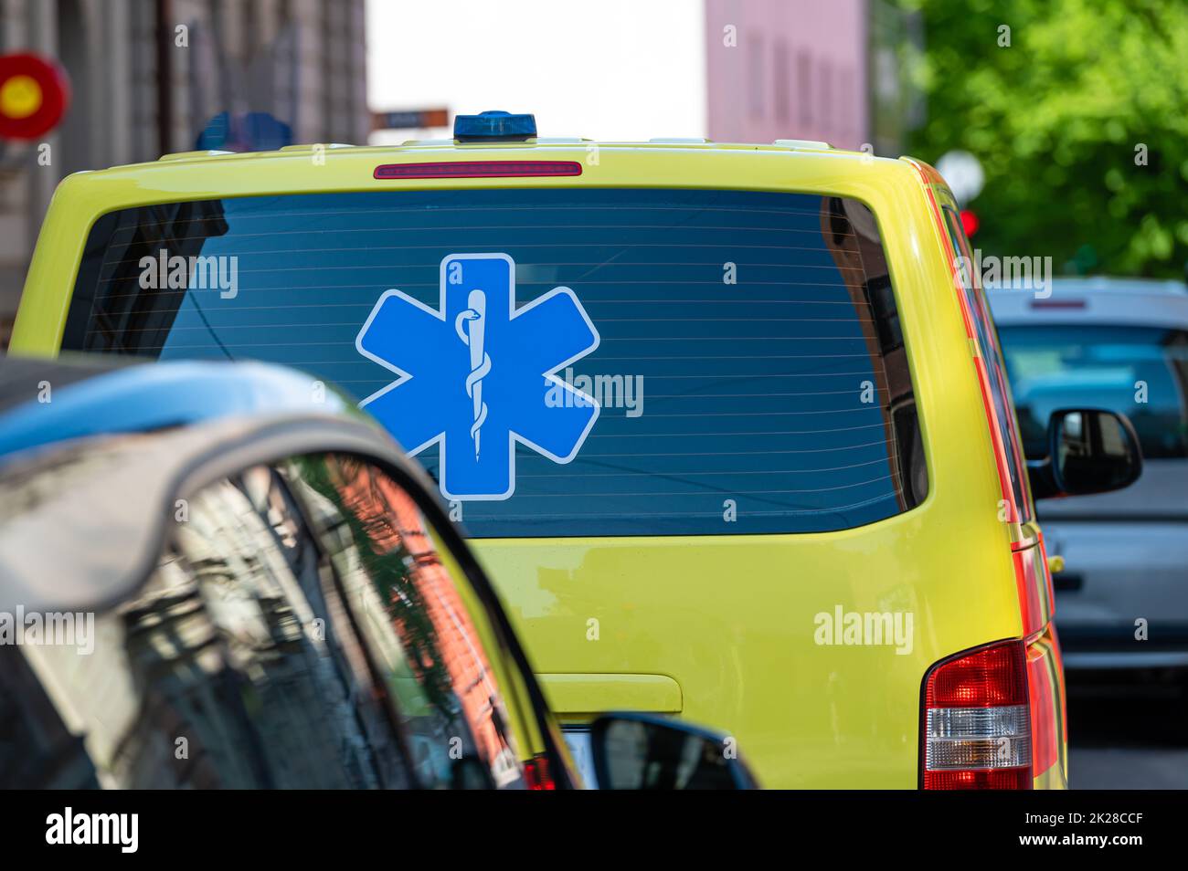 Crowded hospital emergency hi-res stock photography and images - Alamy