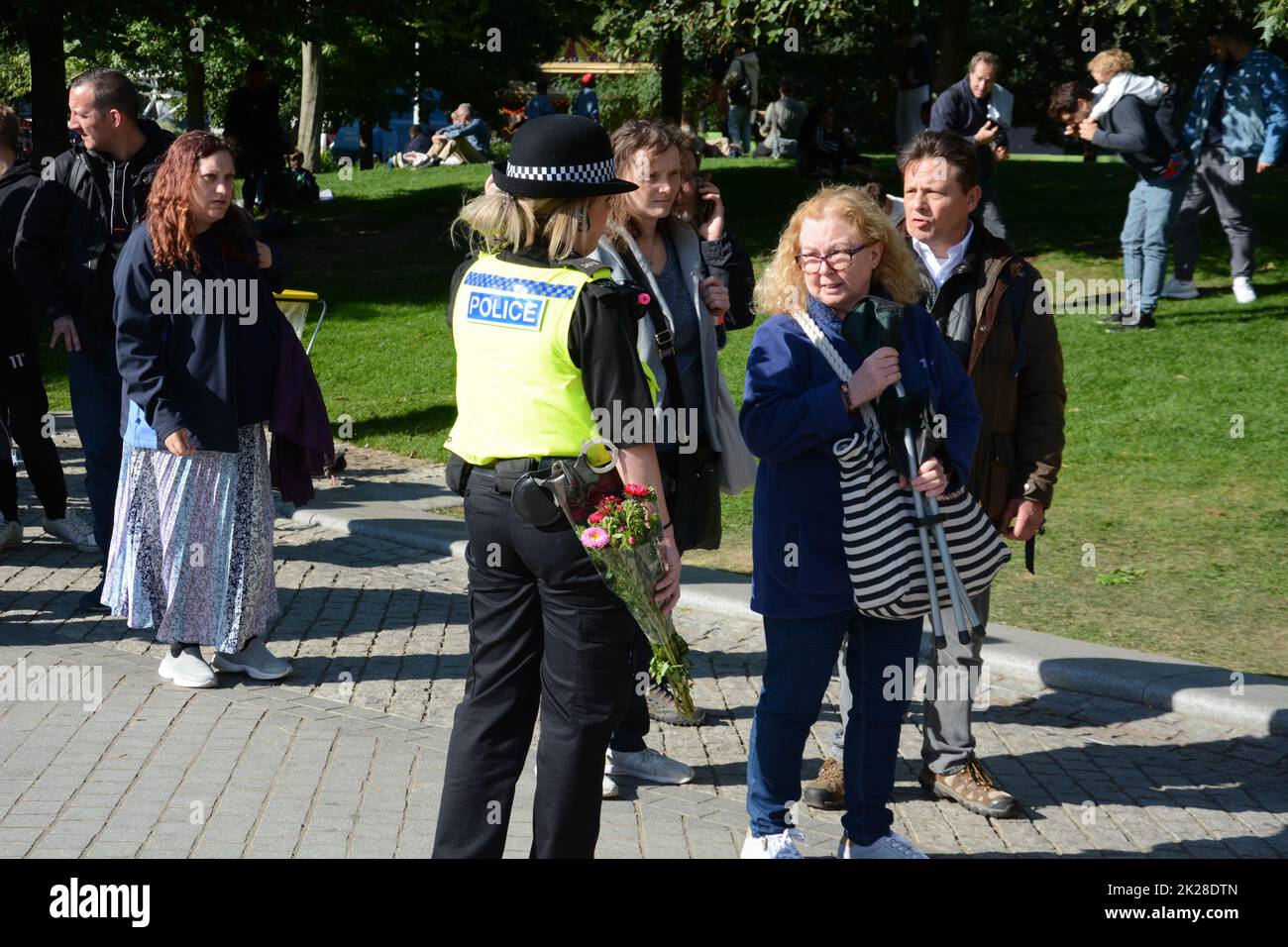 The queue to pay respects to the Queen in the Palace of Westminster ...
