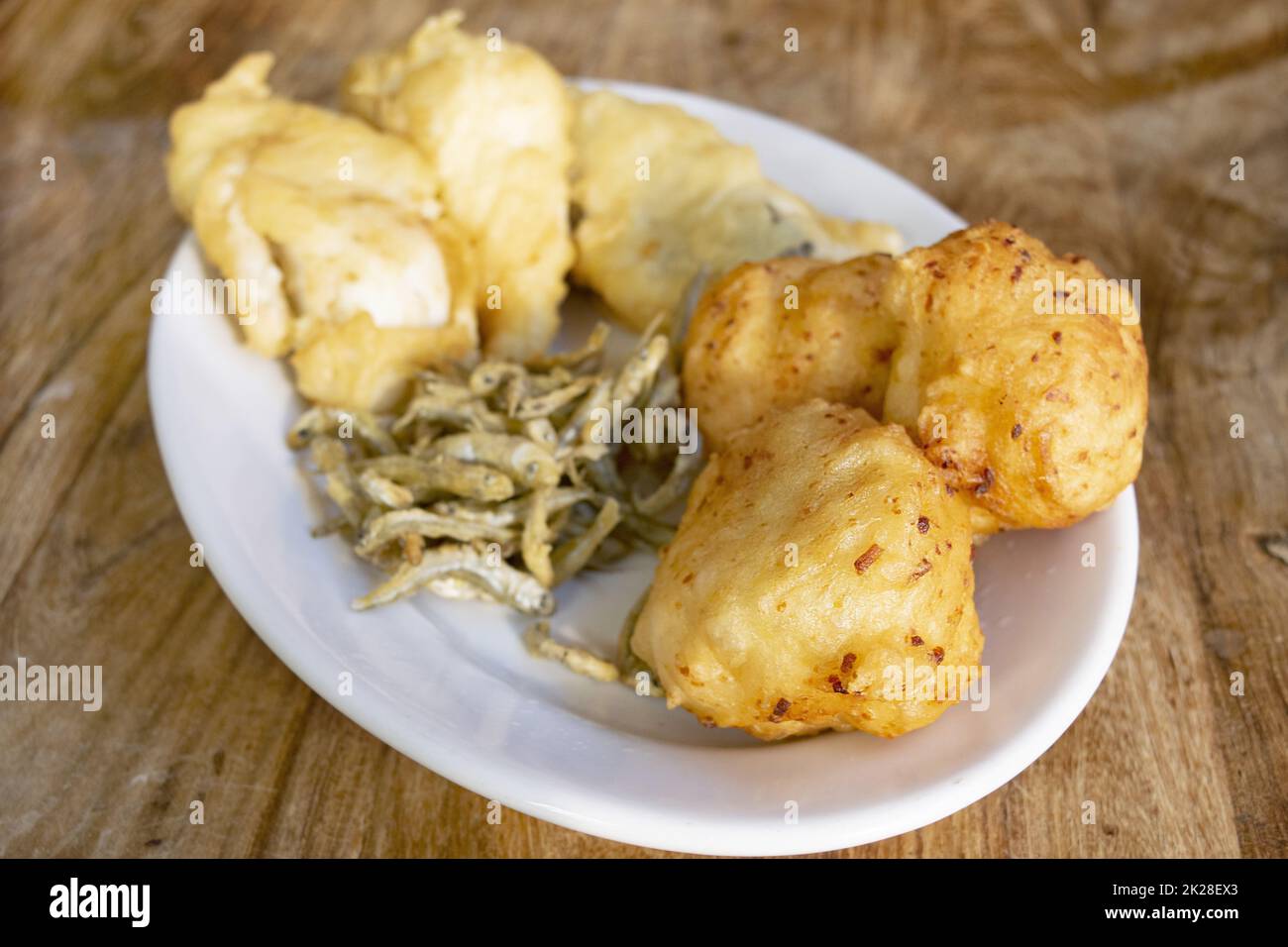 mixed fried fish Stock Photo - Alamy