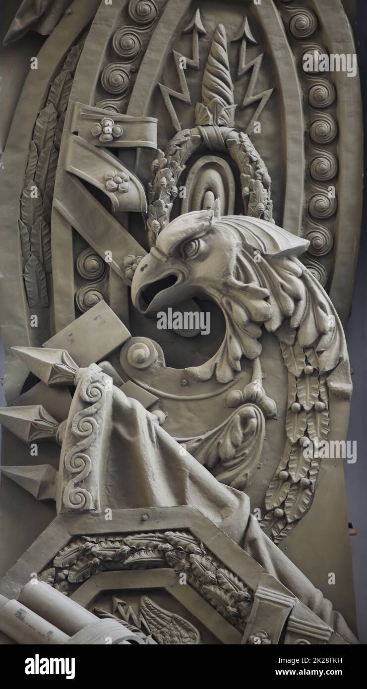 eagle on a heraldic shield, bas-relief Stock Photo - Alamy