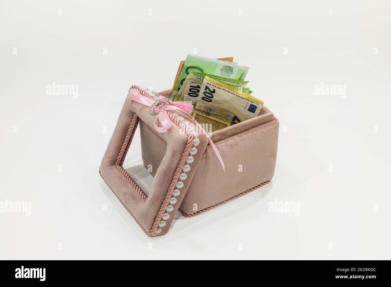 Money jewelry hi-res stock photography and images - Alamy