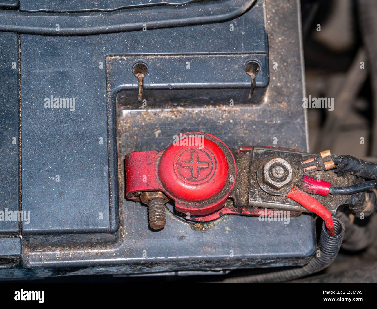 12v battery charging hi-res stock photography and images - Alamy