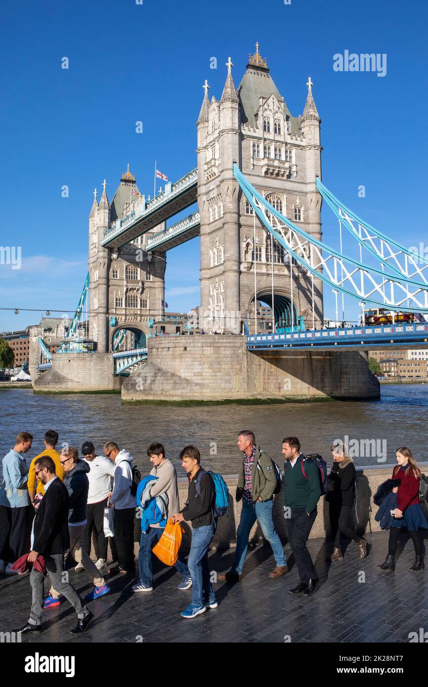 London, UK - September17th 2022: The Lying-in-State queue to see Queen ...