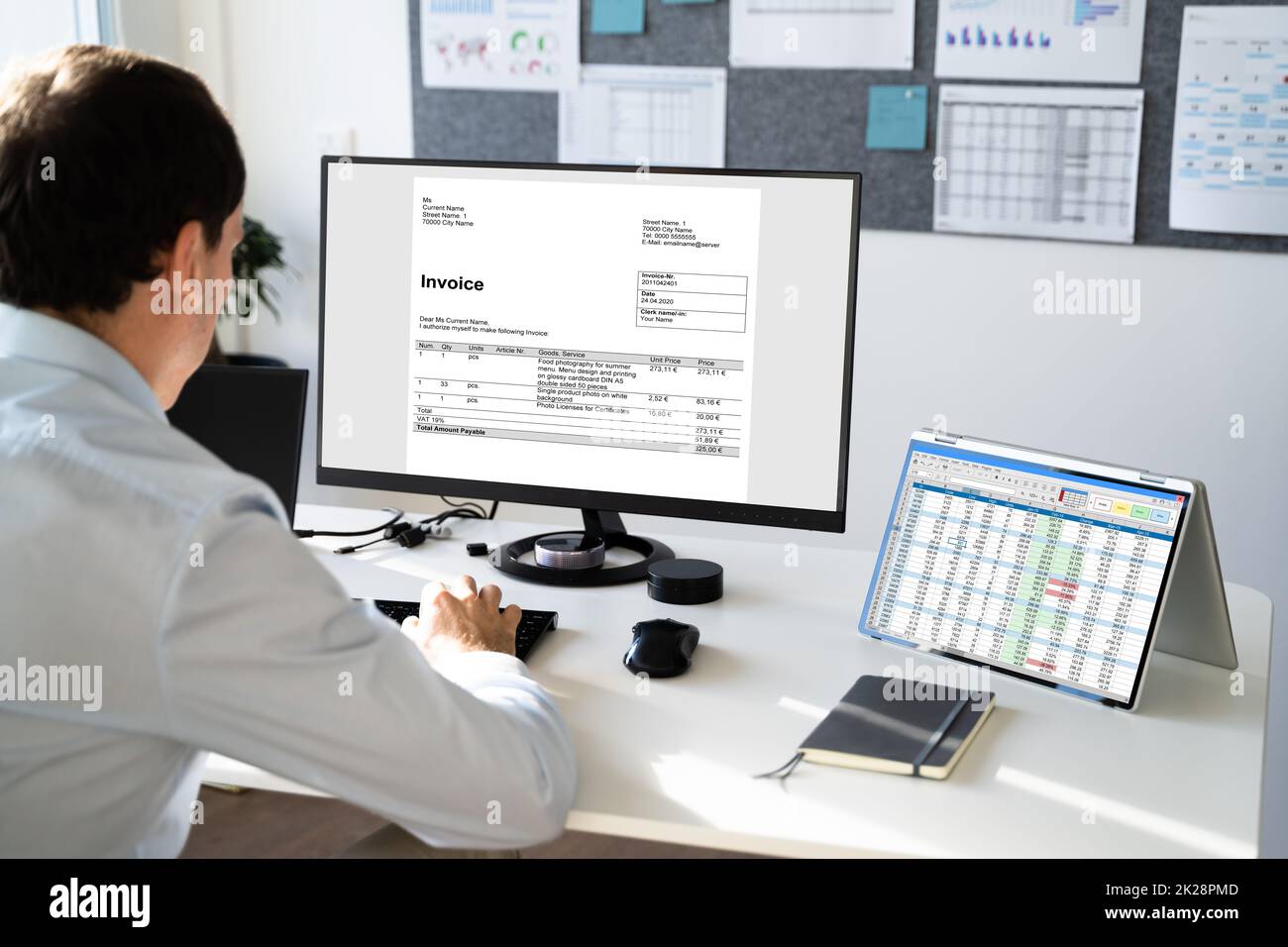 Accountant spreadsheets hi-res stock photography and images - Alamy